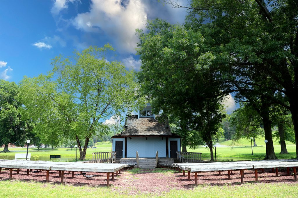 Chapel Amphitheater - Cedar Lakes Conference Center